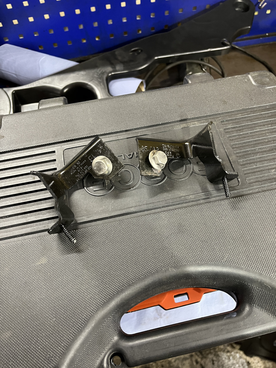 Замена локеров, защит днища, установка дополнительных защит подрамника ...