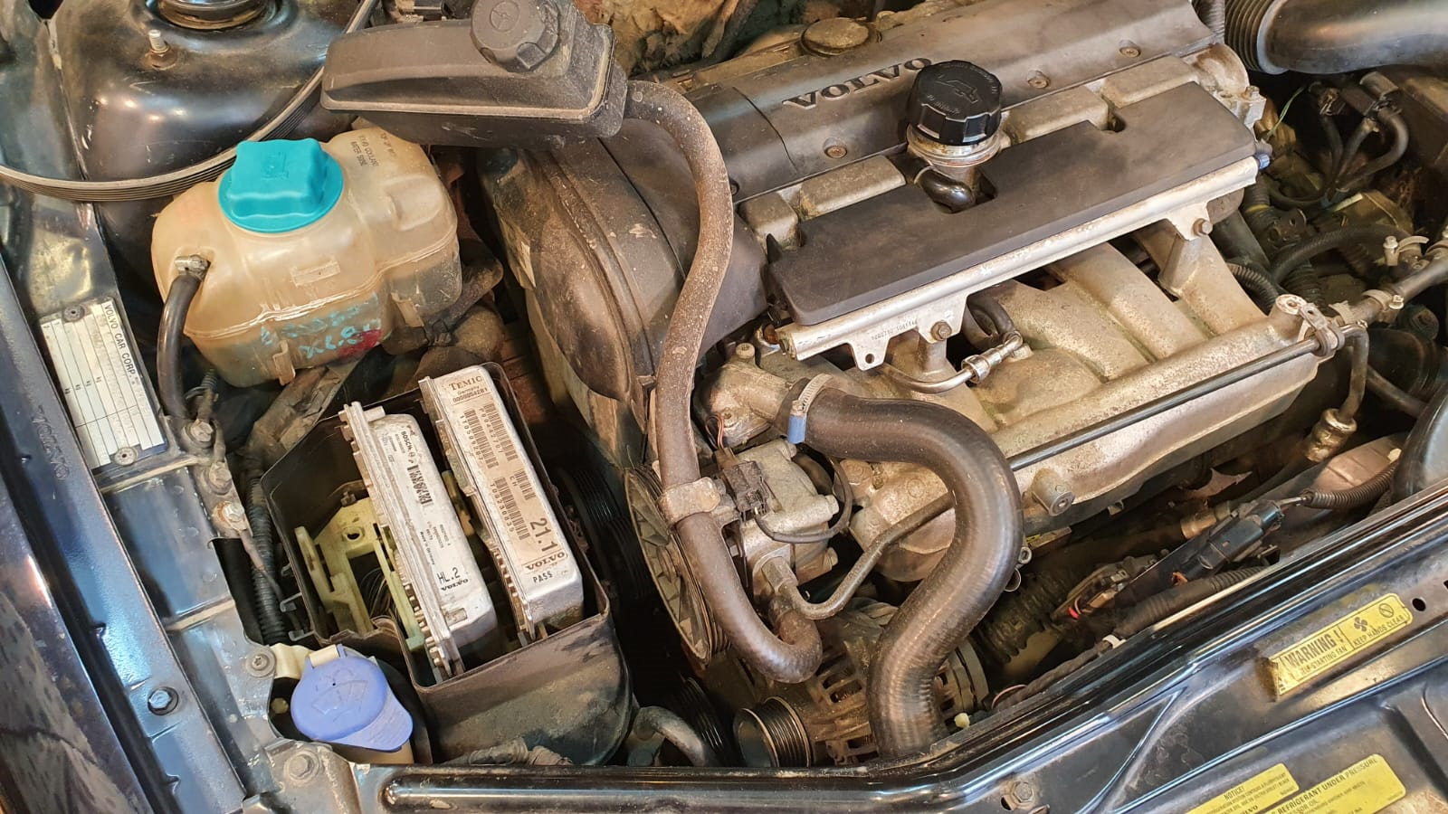 Замена полого винта ВКГ Volvo 8653884 на винт с клапаном Volvo 31325709 ...