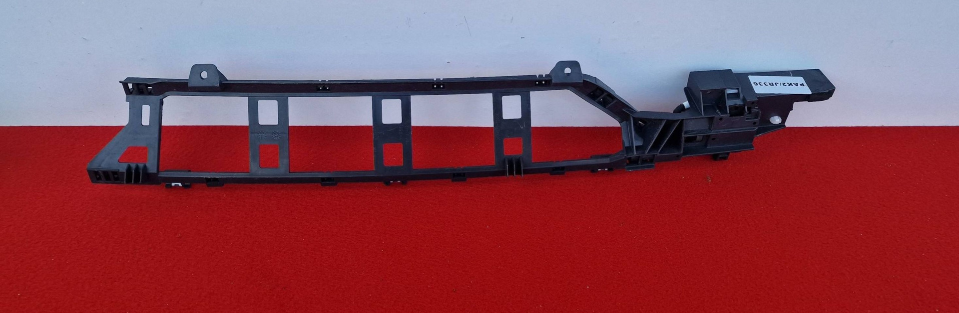 Открытие и закрытие двери багажника ногой (kick sensor) — Toyota RAV4 ...