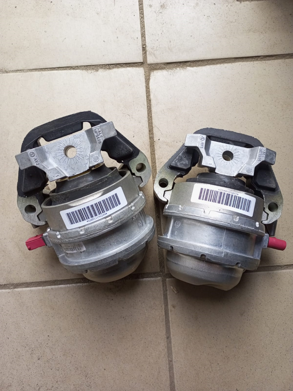 Опоры ДВС 4H0199256AA и 4H0199255AA — DRIVE2