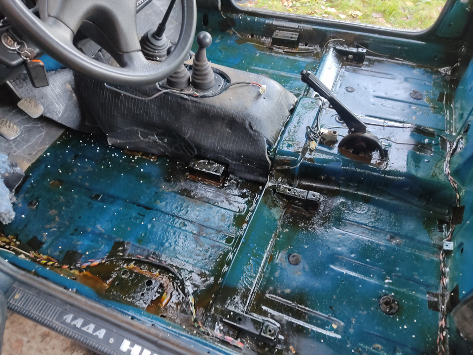 Ковролин мне в ниву — Lada 4x4 3D, 1,7 л, 2014 года | стайлинг | DRIVE2