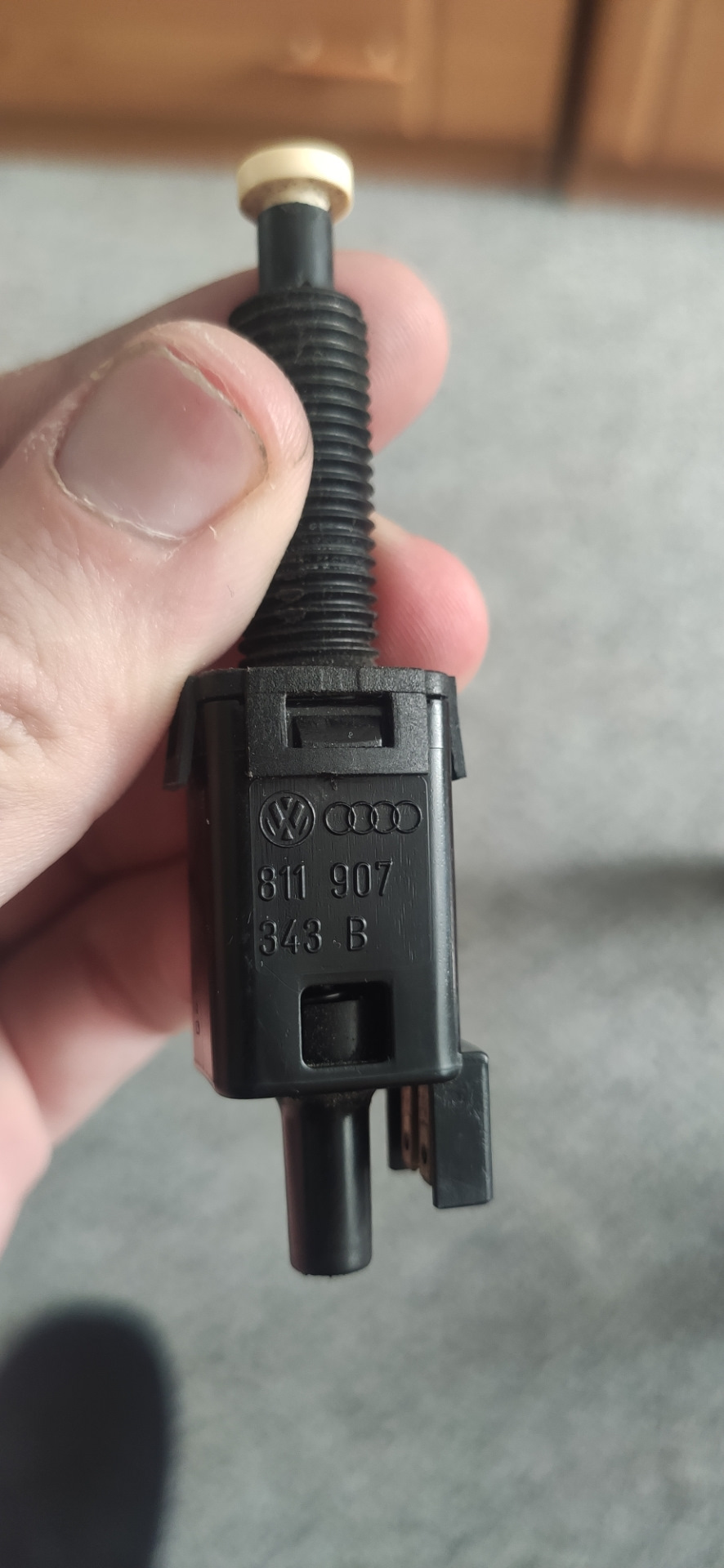 811907343B Клапан, вентиляционн VAG | Запчасти на DRIVE2