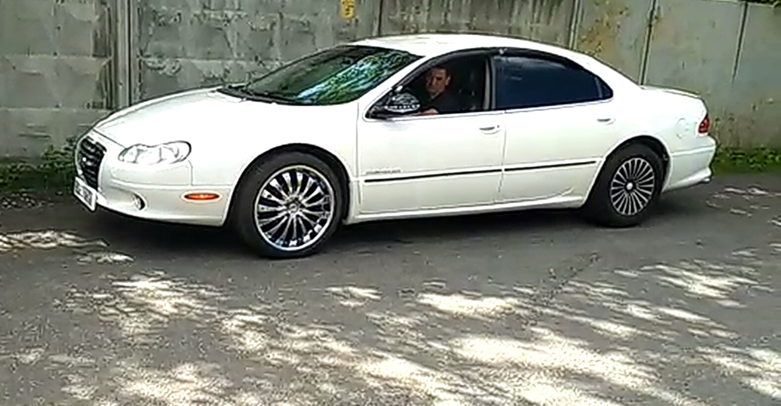 Двадцаточки))) — Chrysler LHS (2G), 3,5 л, 2001 года | колёсные диски ...