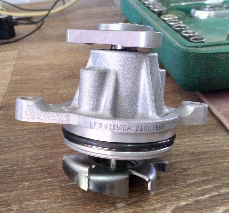 Замена насоса водяного охлаждения — Mazda 6 (2G) GH, 2 л, 2007 года ...