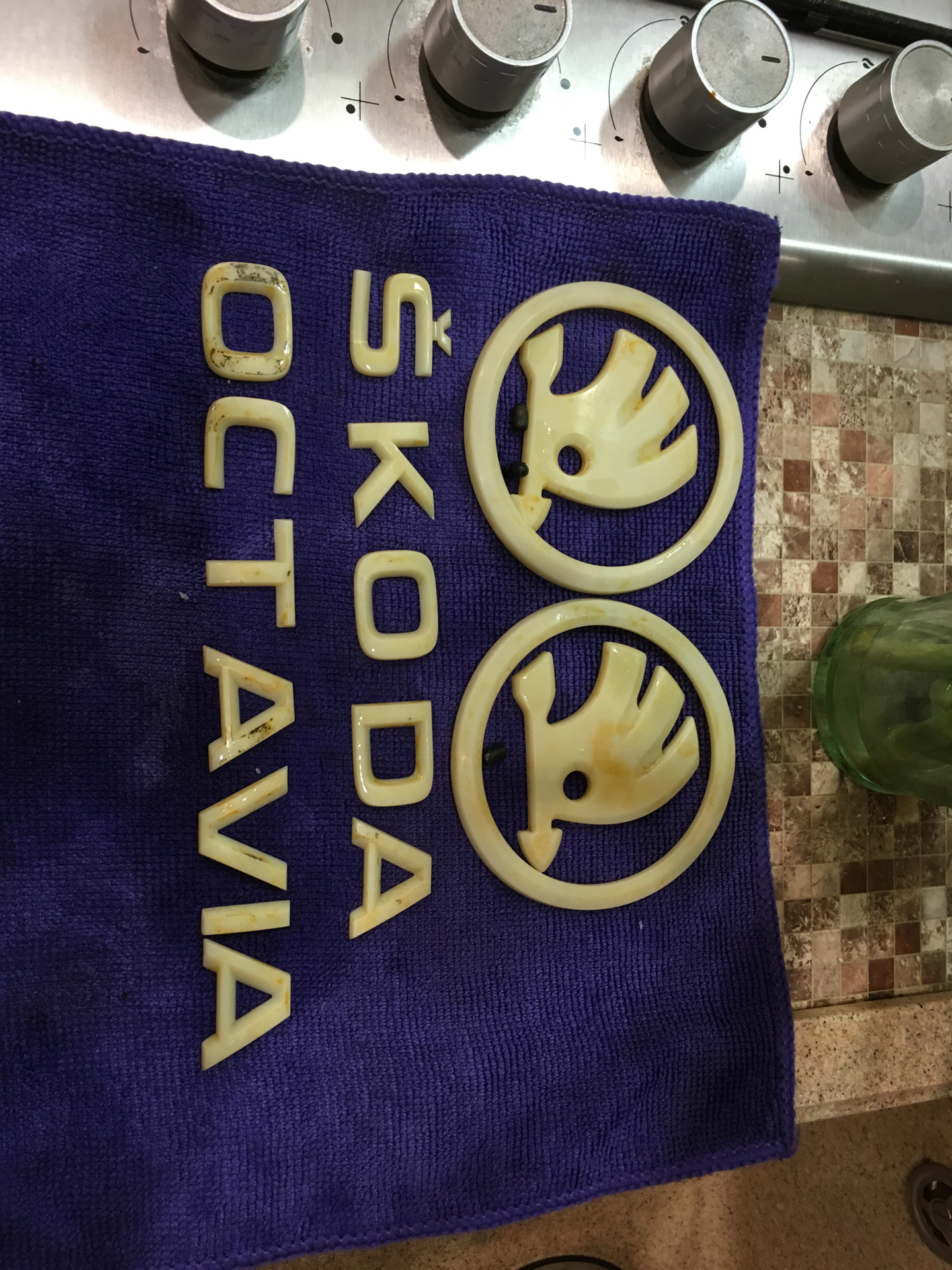 Избавляемся от хрома. Значки в черный. — Skoda Octavia A7 Mk3, 1,4 л ...