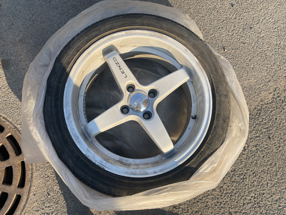 Шины летние Michelin 205/45 R16, литые диски Lenzo 7Jx16 4x100 на Lada ...