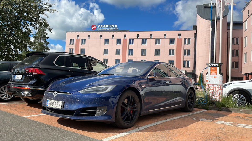 Ежегодное обслуживание Tesla Vantaa, Helsinki, Suomi у официального ...