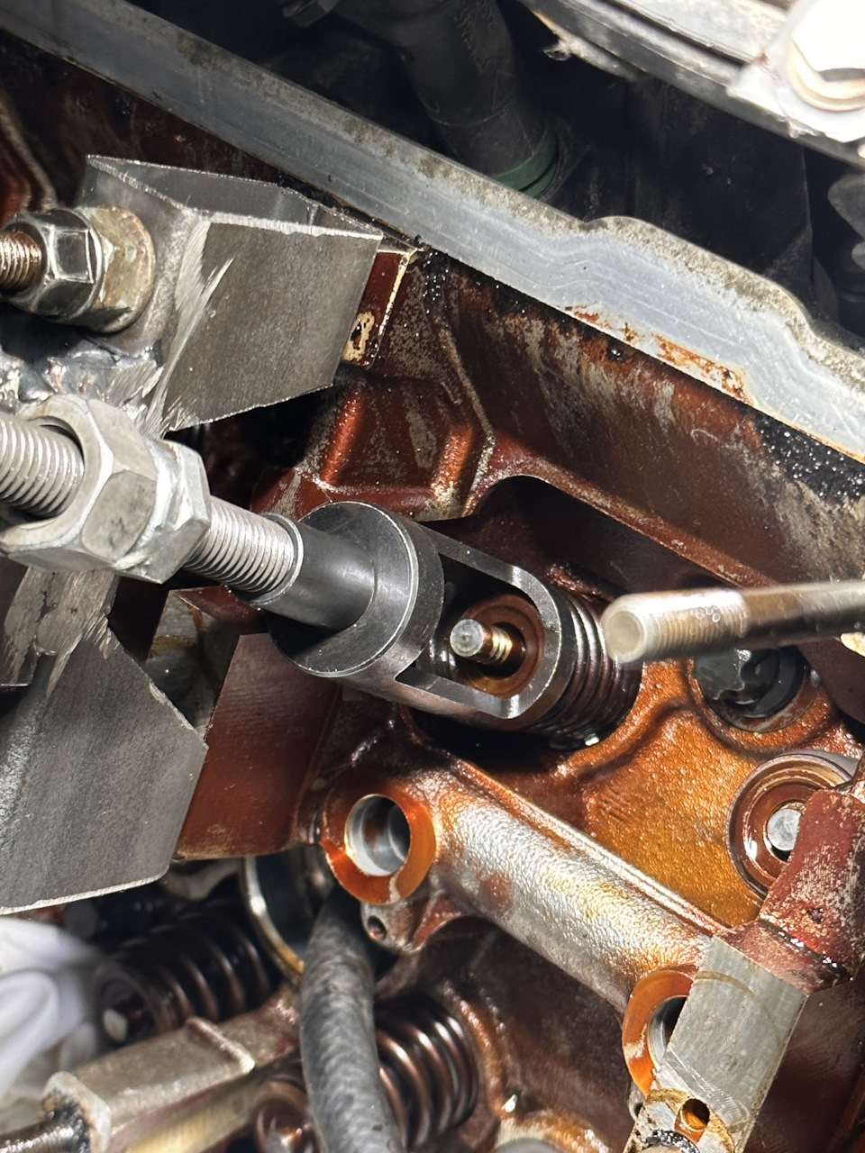 Замена маслосъёмных колпачков N62. Без съёма ДВС. — BMW 7 series (E65 ...