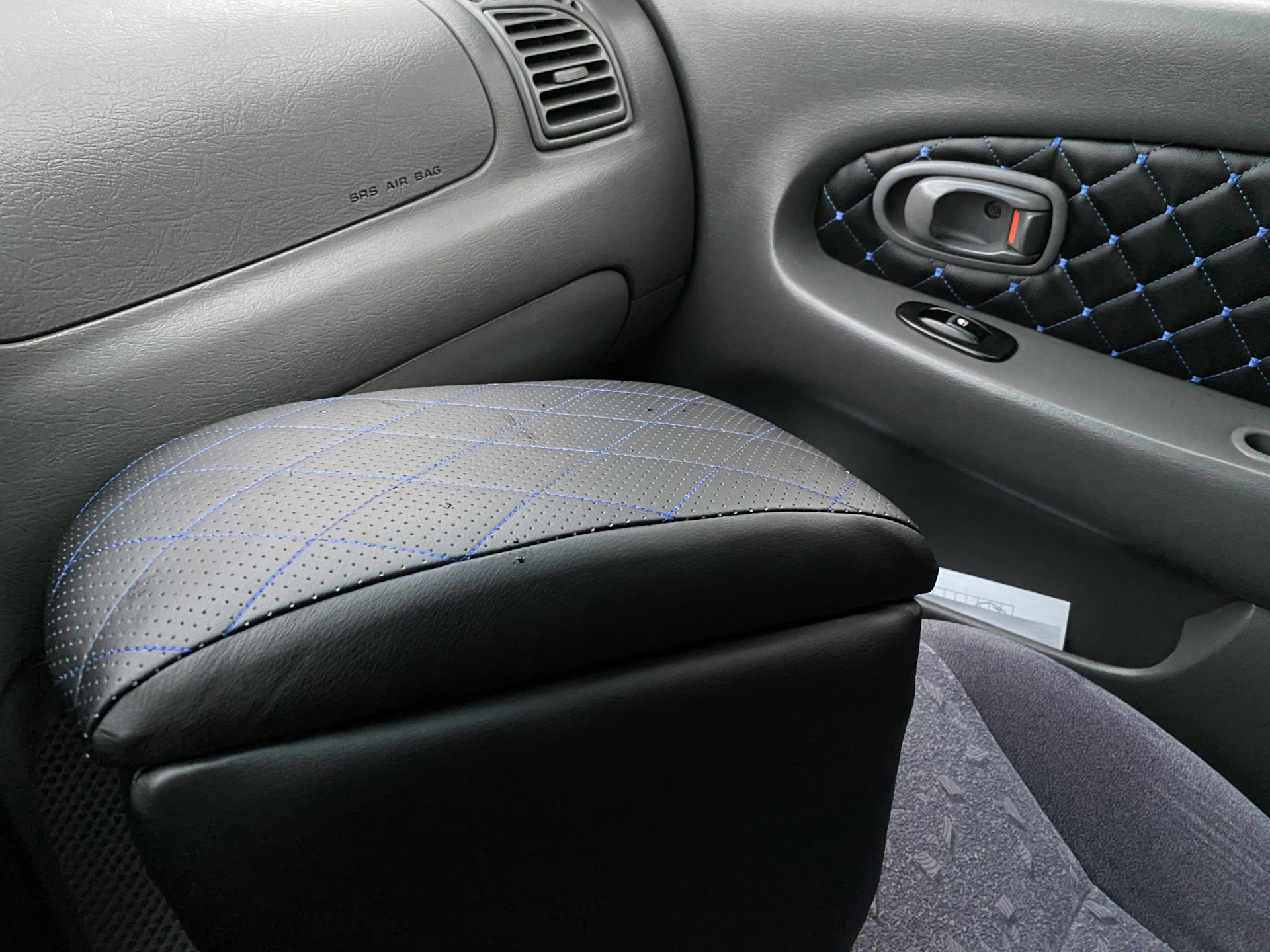 Подлокотник — KIA Spectra, 1,6 л., 2007 года | аксессуары | DRIVE2