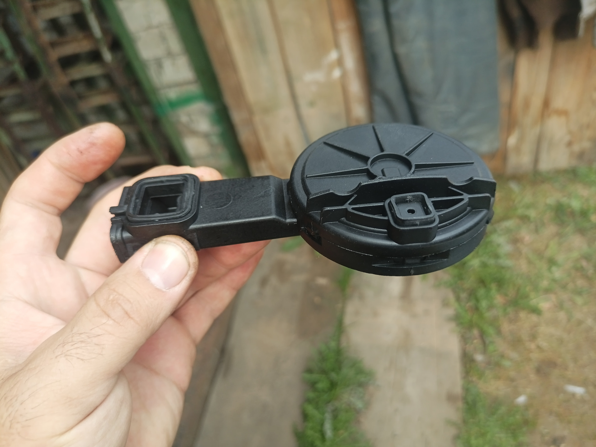 Клапан вентиляции двигателя — Opel Vectra C, 1,8 л, 2006 года | своими ...