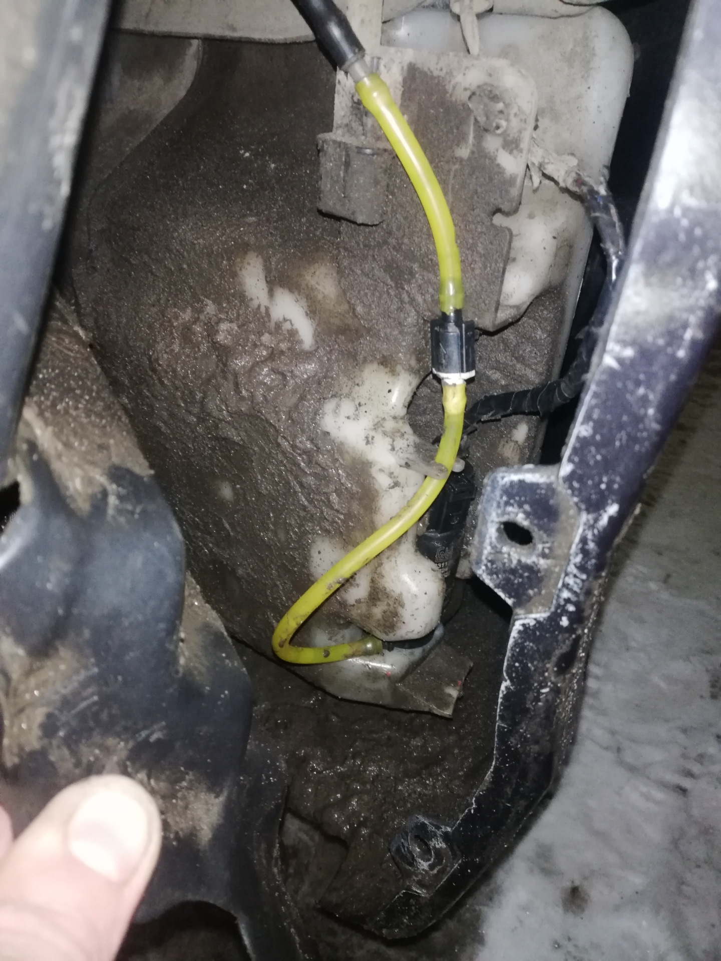 Ребилд системы стеклоомывателя. — Mitsubishi Lancer X, 1,8 л, 2008 года ...