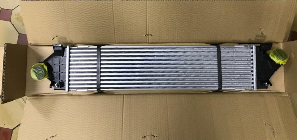 Интеркулер (охладитель наддувочного воздуха) Ford Volvo на Ford Galaxy ...