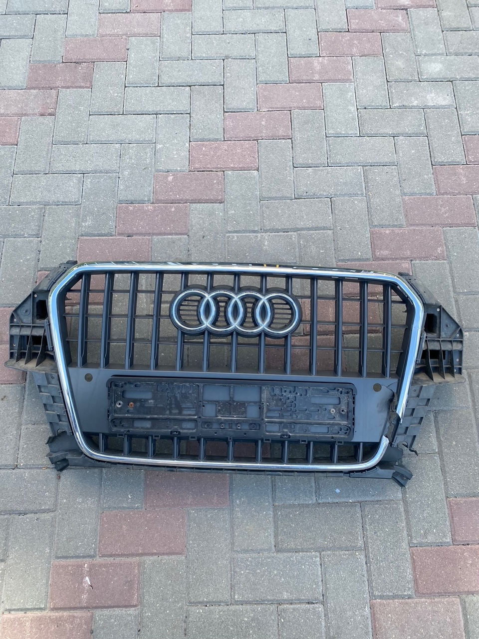 Продажа запчасти, может кому нужно. Audi Q3 2011 — Audi Q3 (1G), 2 л ...