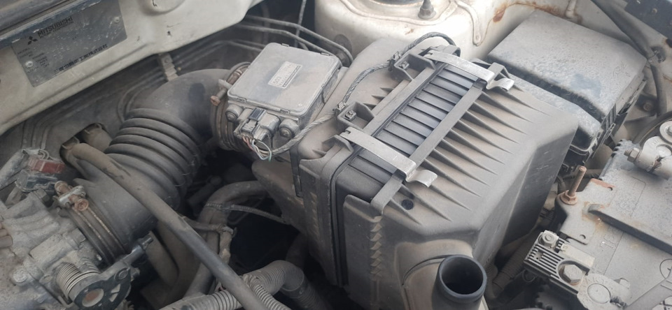 Замена датчика МАF (датчика расхода воздуха) — Mitsubishi Airtrek, 2 л ...