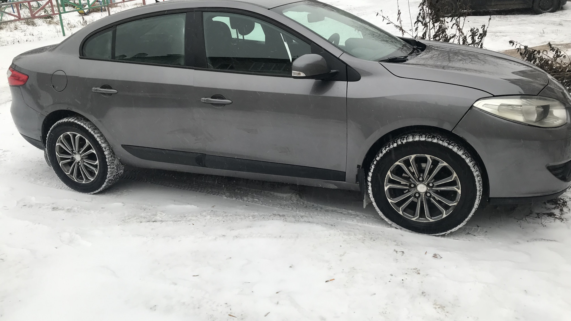 Renault Fluence 1.6 бензиновый 2011 | на DRIVE2