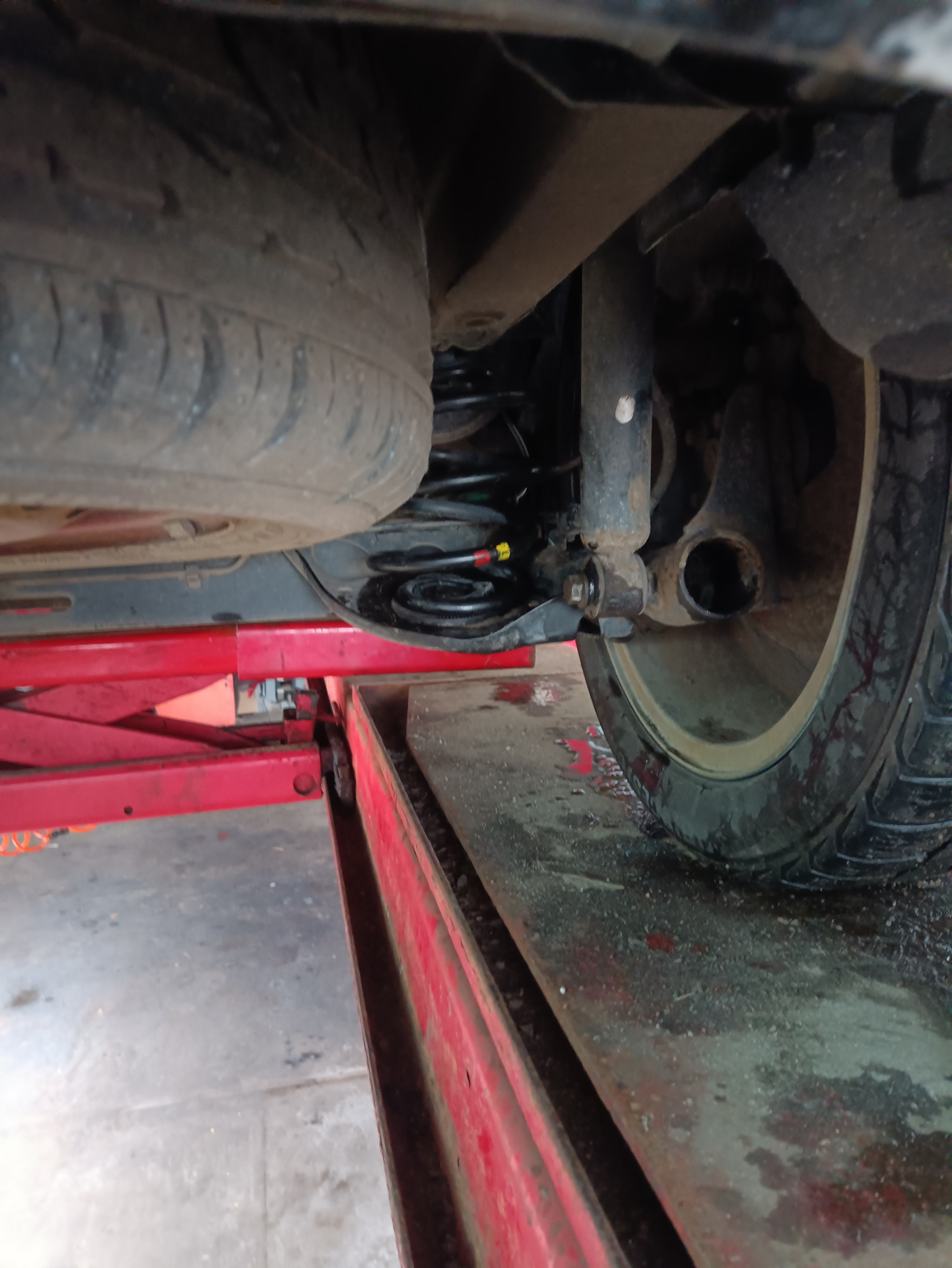 Замена задних пружин Clio 3 — Renault Clio III, 2 л, 2007 года | визит ...