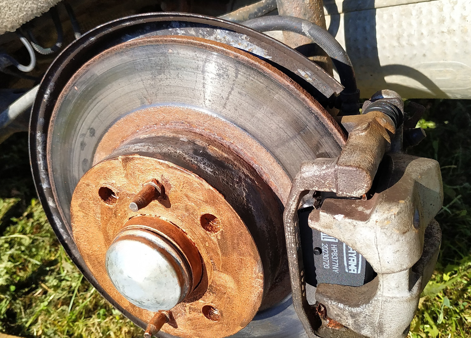 Замена колодок — Lancia Delta III, 1,4 л, 2010 года | своими руками | DRIVE2