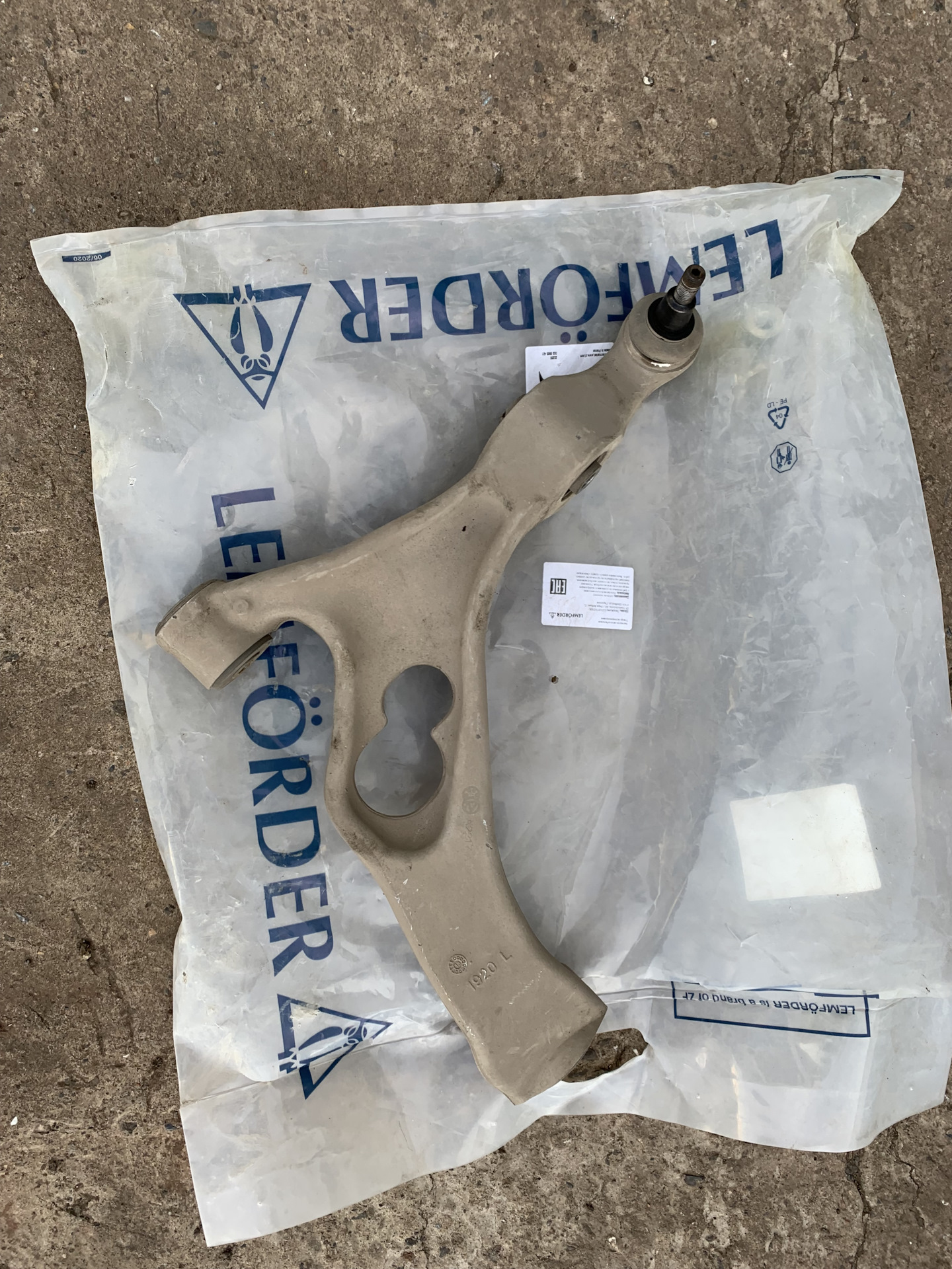 Осмотр подвески — Volkswagen Touareg (2G), 3,6 л, 2012 года | визит на ...