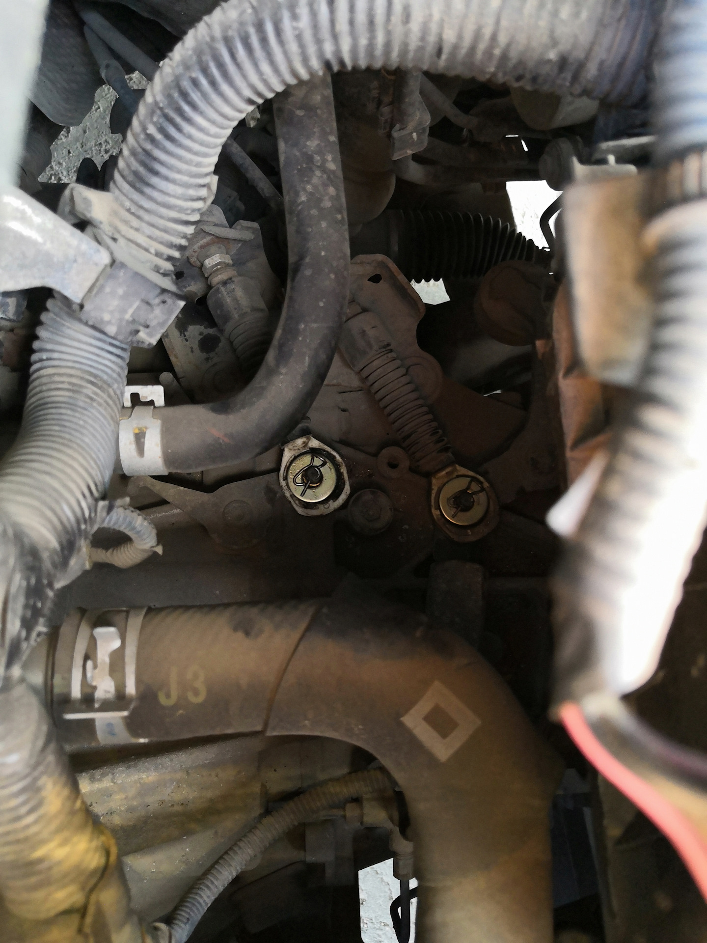 Втулки троссов МКПП — Toyota Corolla (140/150), 1,6 л, 2011 года ...