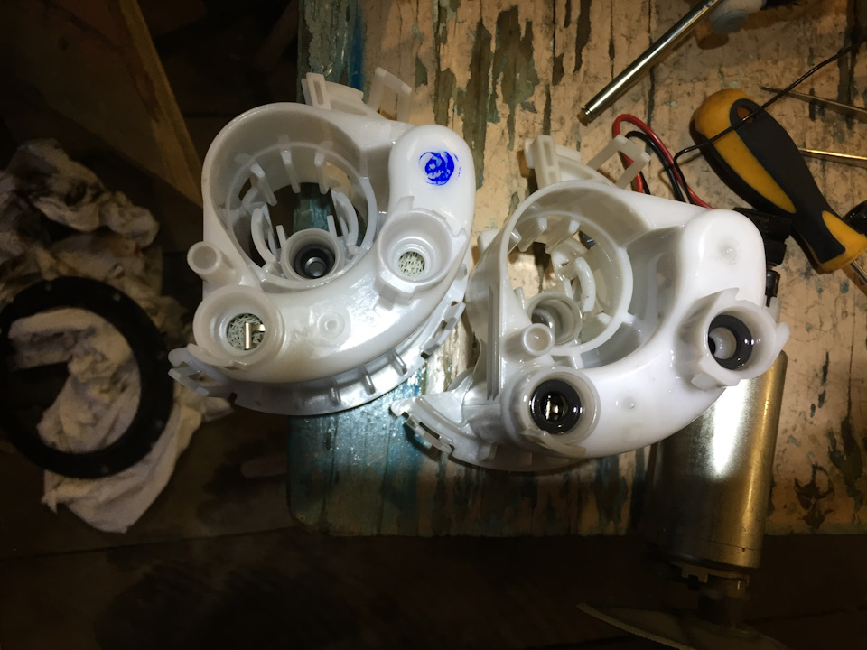 Замена топливного фильтра — Lexus IS II, 2,5 л, 2008 года | своими ...