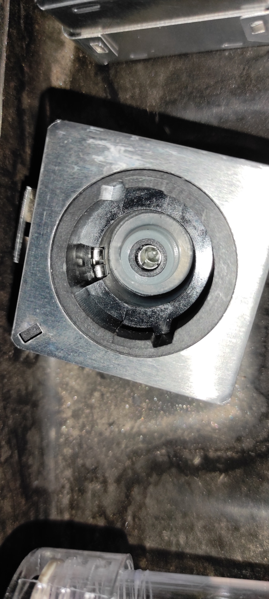 Адаптер с D1S на D2S — Volvo XC70 III, 2,4 л, 2013 года | запчасти | DRIVE2