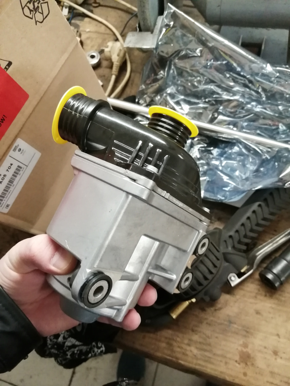 Замена помпы. — BMW X5 (E70), 3,5 л, 2011 года | визит на сервис | DRIVE2