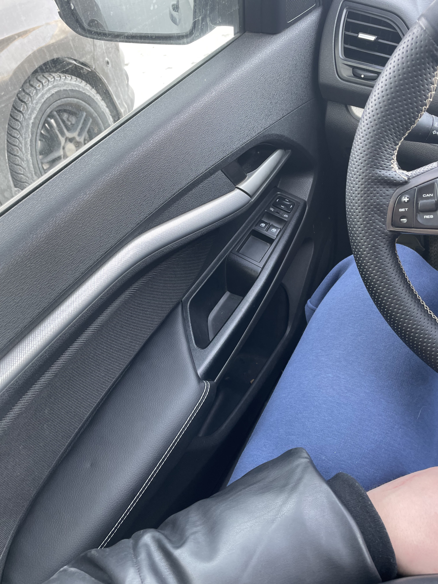 Накладки на подлокотник Веста — Lada Vesta, 1,6 л, 2017 года | тюнинг ...