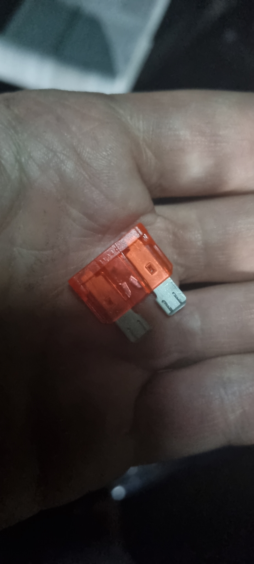 Перегорает предохранитель 40А на клемму питания 15, стартер. Проводам ...