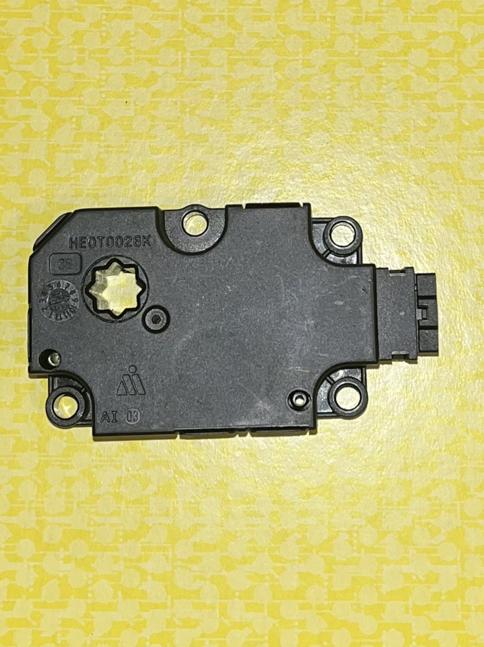 4M0820511 Моторчик заслонки отопителя VAG | Запчасти на DRIVE2