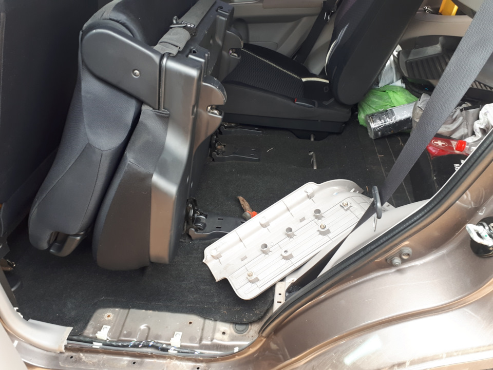 Смена фильтров грубой очистки топлива — Mitsubishi Pajero Sport (2G), 2 ...