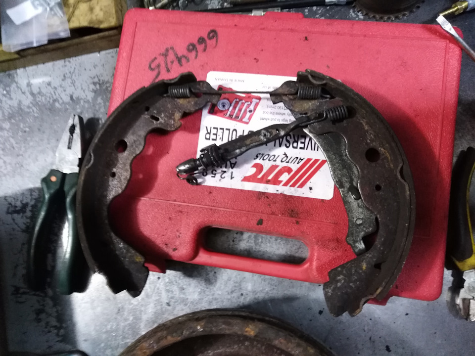 Тормоза — Renault Duster (1G), 1,6 л, 2015 года | плановое ТО | DRIVE2