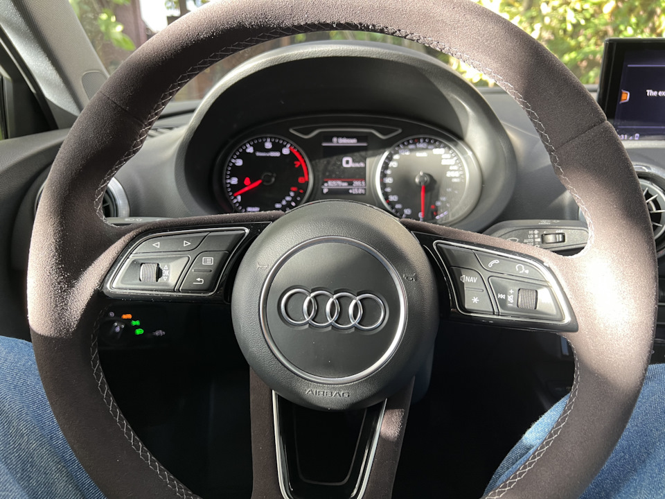 Перешив руля и ручки кпп в замшу — Audi A3 Sedan (8V), 2 л, 2018 года | тюнинг | DRIVE2