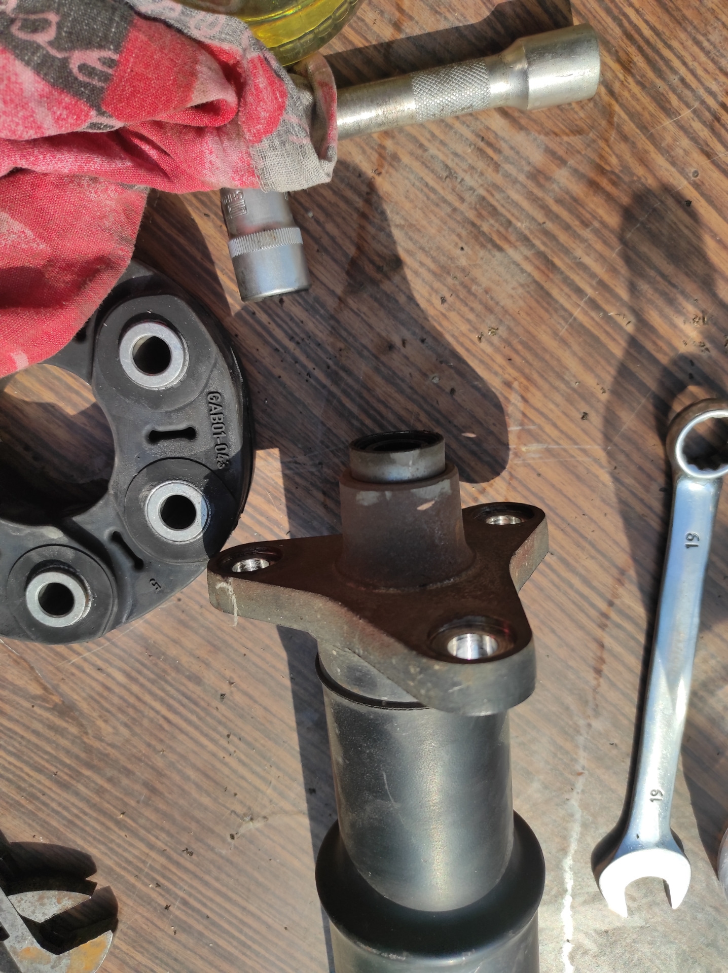 Замена муфт и подвесного подшипника кардана — BMW 5 series Gran Turismo ...