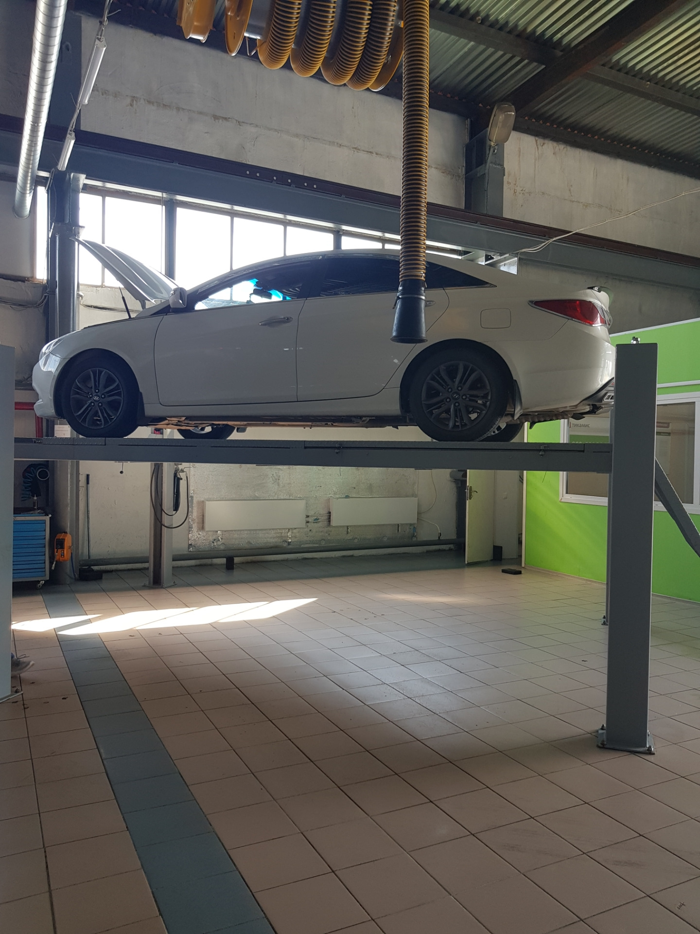 Замена салонного фильтра — Citroen C4 (1G), 1,6 л, 2010 года ...