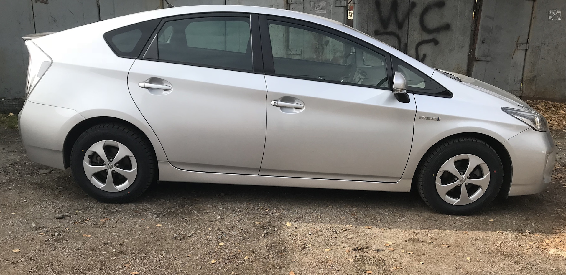 Зимняя резина Dunlop winter max WM01 — Toyota Prius (30), 1,8 л, 2014 года | шины | DRIVE2