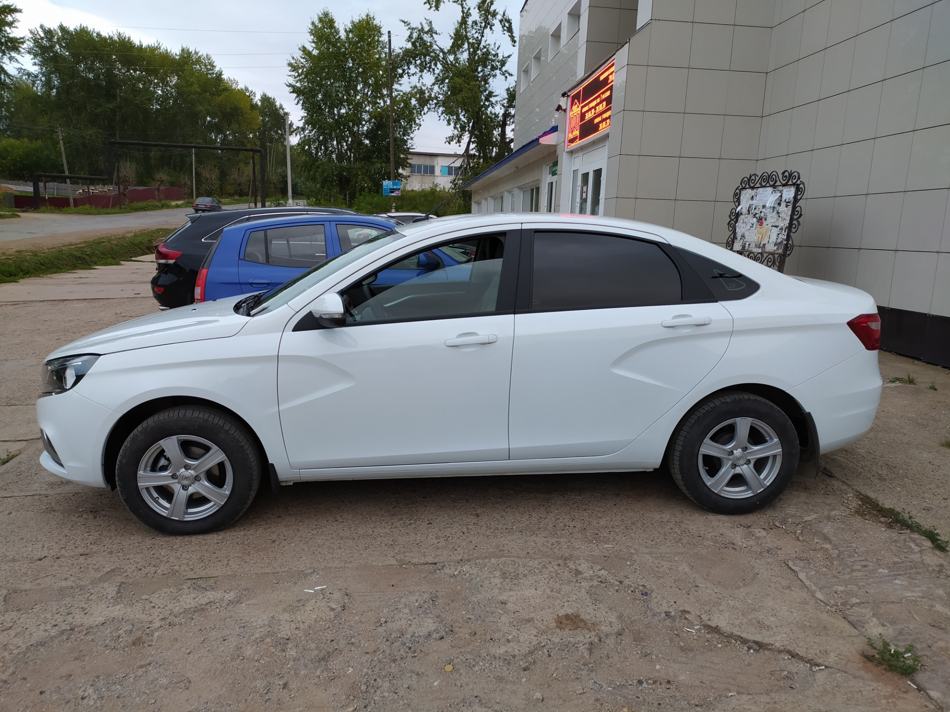 Диски Р15, и нулевое ТО. — Lada Vesta (1G), 1,6 л, 2020 года | колёсные ...