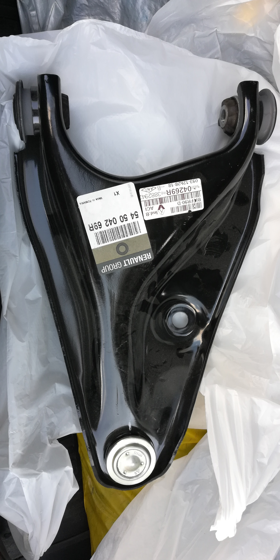 545004269R Рычаг перед подв прав в сб RENAULT | Запчасти на DRIVE2