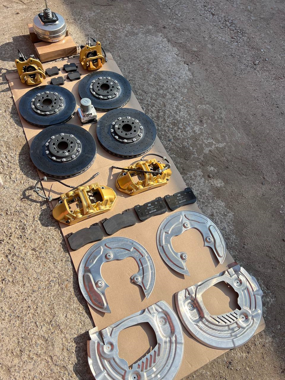 Carbon-ceramic brakes — BMW 5 series Touring (G31), 3 л, 2019 года ...