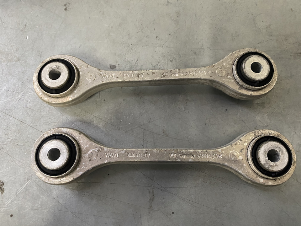 4M0411317 Тяга переднего стабилизатора / AUDI A4, A5, A6, Q5 08~ VAG ...