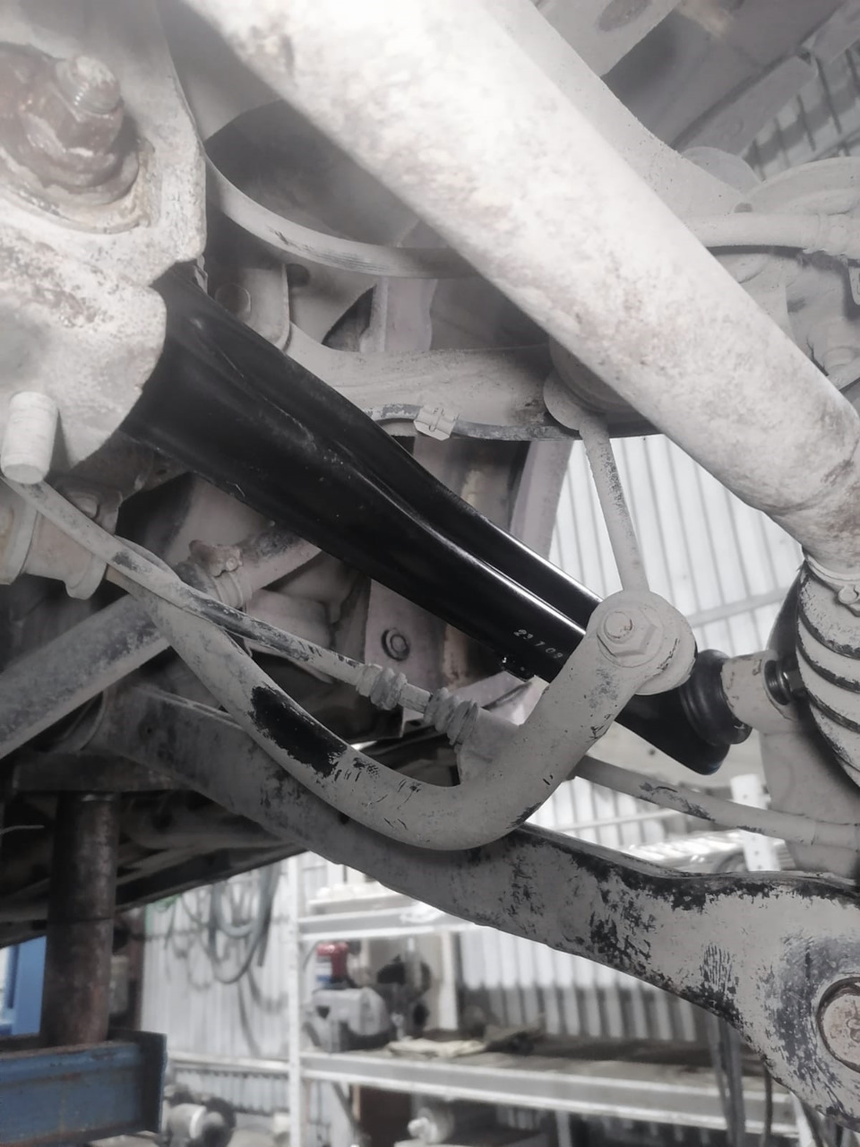 4117A025 Стойка задней подвески вспомогательная Mitsubishi | Запчасти ...