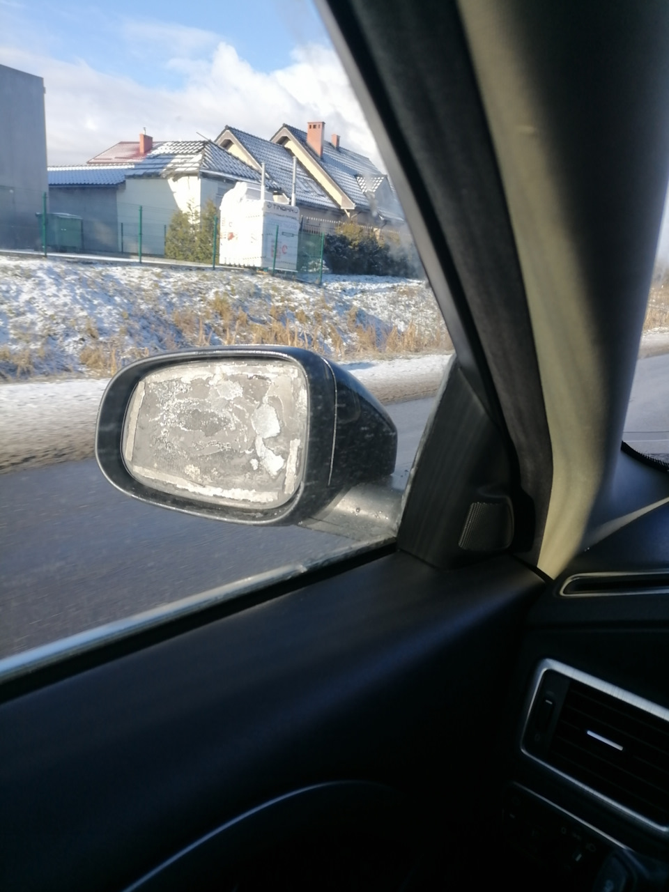 Зеркало чуть не покинуло авто, на скорости 130км/ч😁 — Volvo V70 III, 2 ...