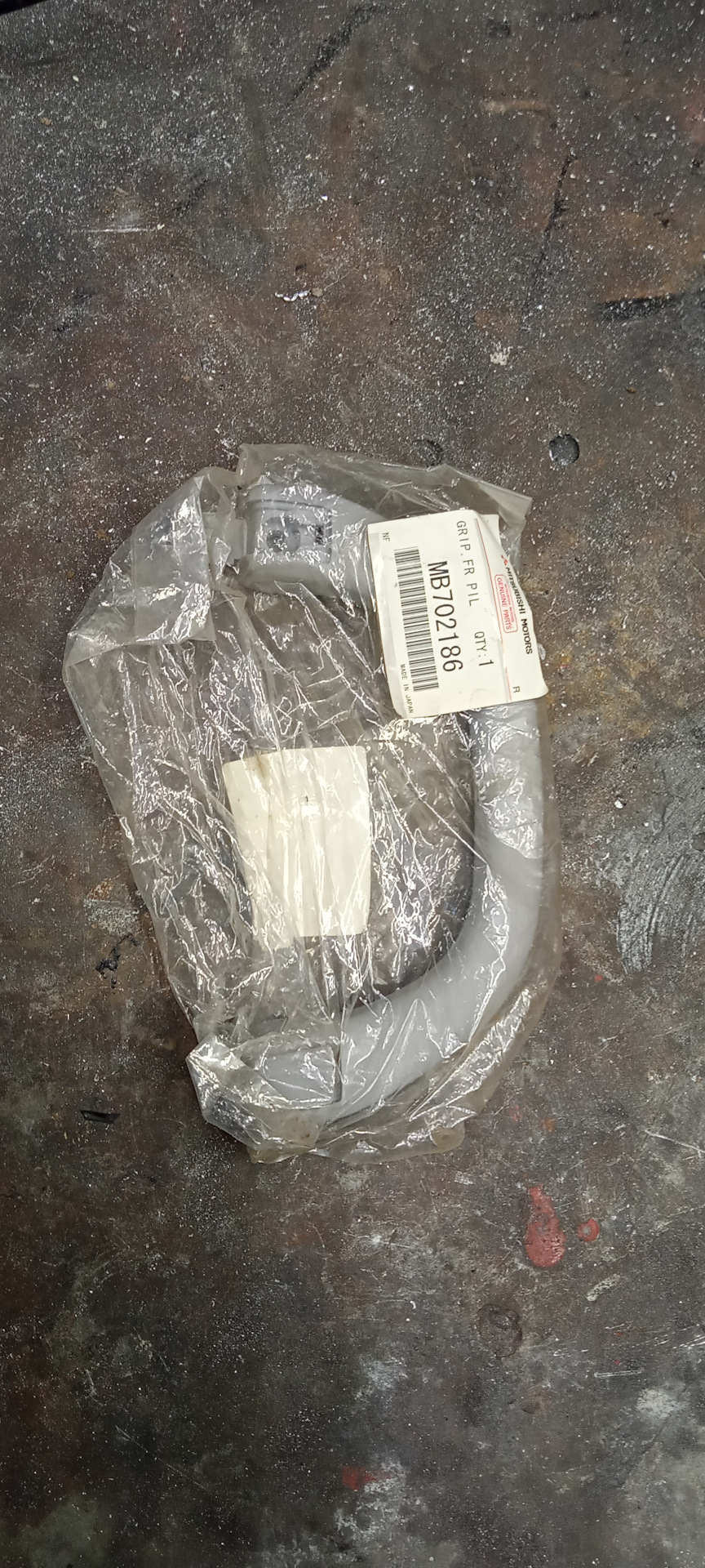 Продаю ручку на стойку от Mitsubishi MB702186, амортизаторы Monroe и ...