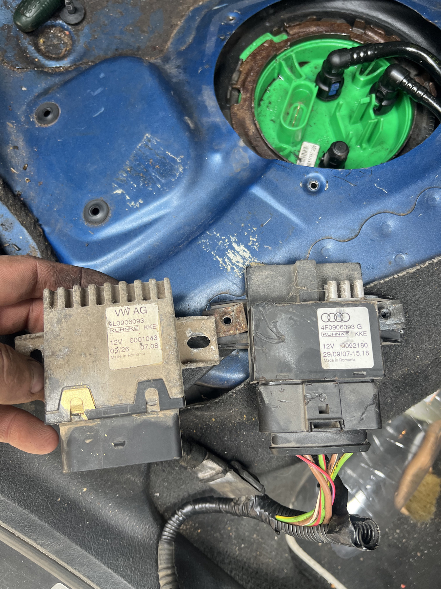 Топливный насос ajs 340 блок тннд q7 — Audi A4 (B7), 2 л, 2007 года ...