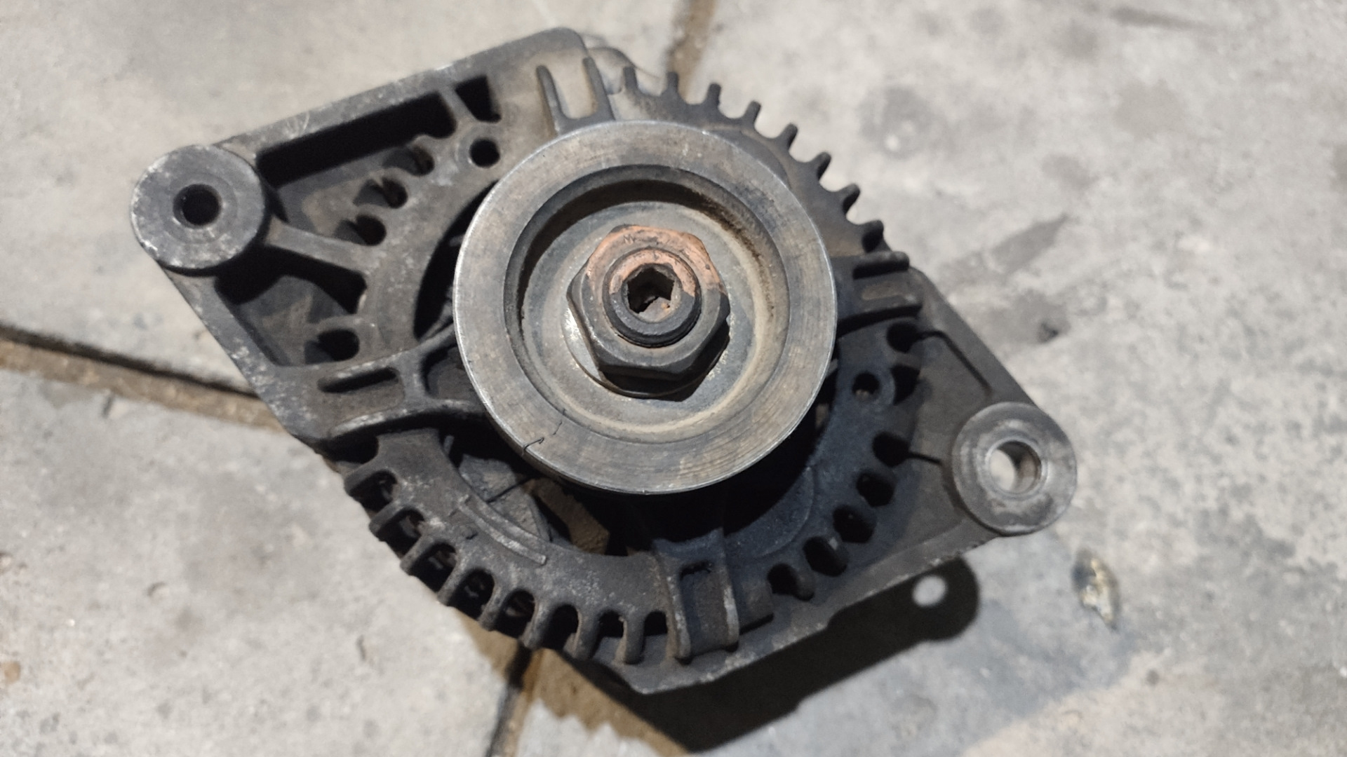 Генератор приказал долго жить. — Nissan Primera (P10), 1,6 л, 1996 года ...