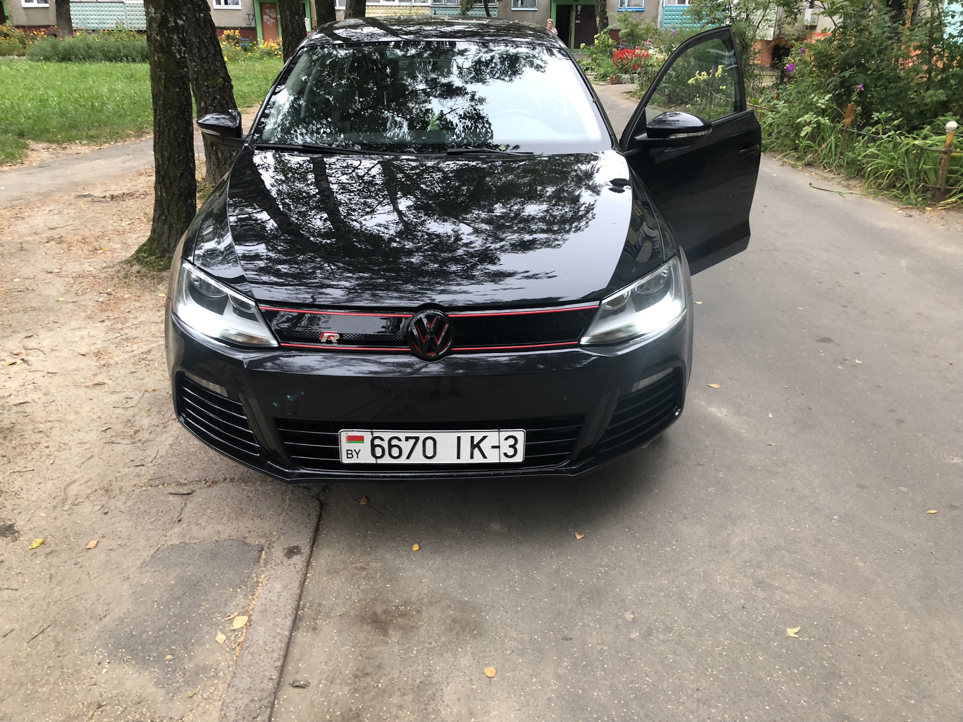 Диодные лампочки в ДХО — Volkswagen Jetta VI, 1,4 л, 2012 года ...