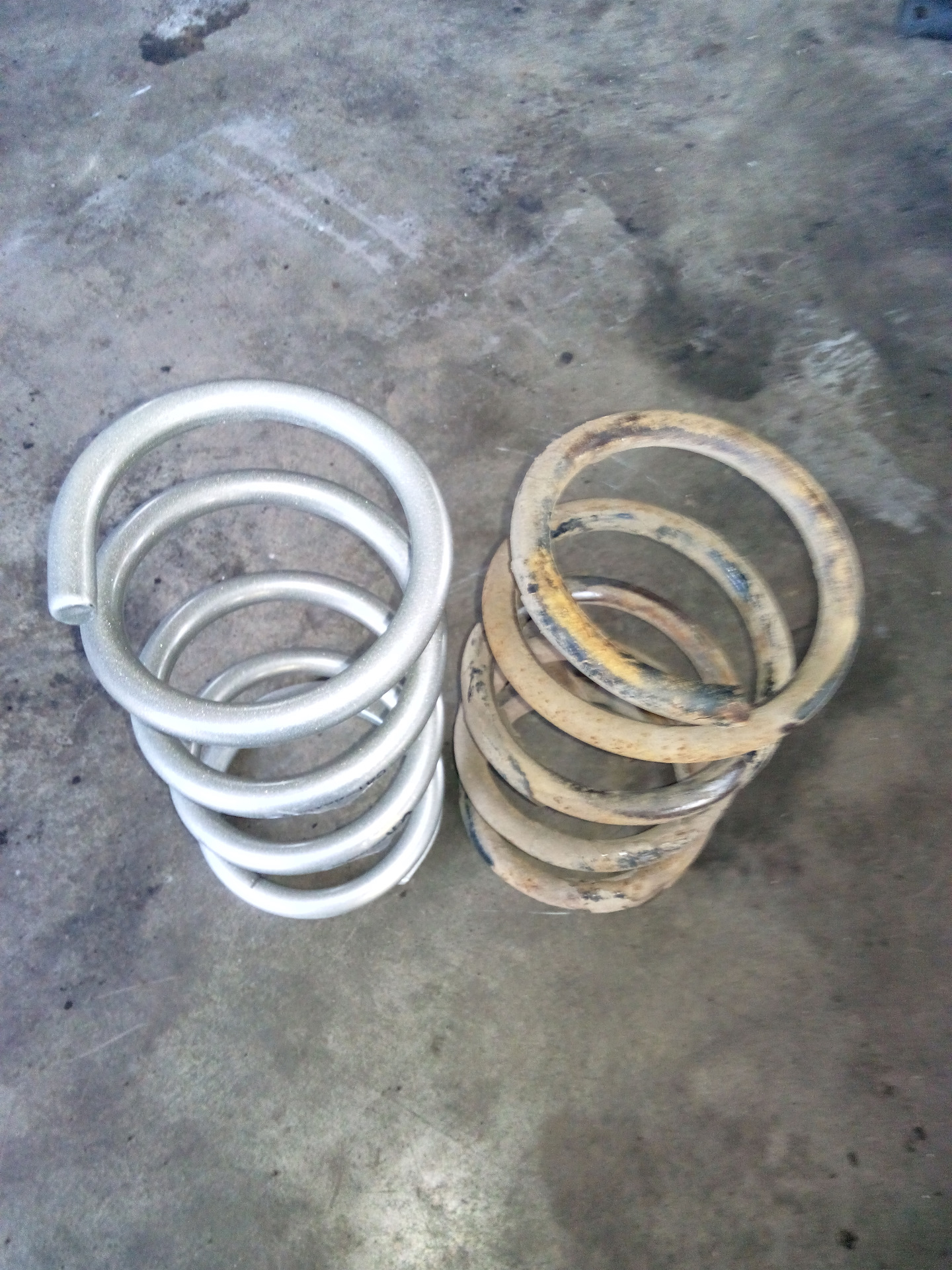 Задние пружины усиленные — Toyota RAV4 (I), 2 л, 2000 года | визит на ...