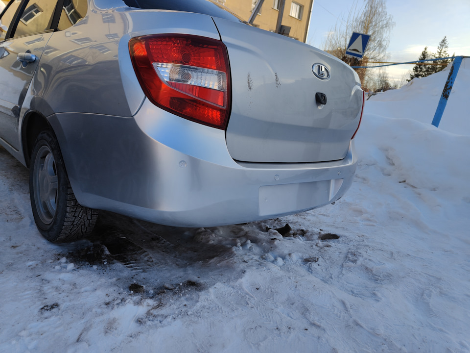 Установка заднего парктроника — Lada Гранта (1G), 1,6 л, 2013 года ...