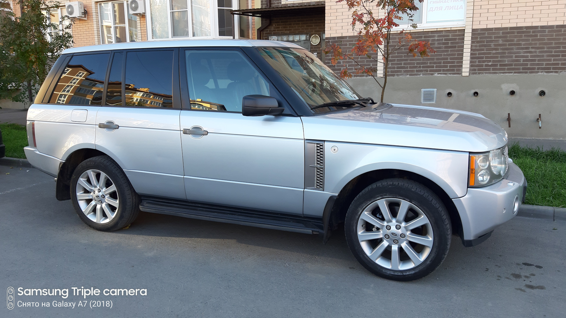 Land Rover Range Rover (3G) 4.2 бензиновый 2006 | 4,2 supercharger на ...