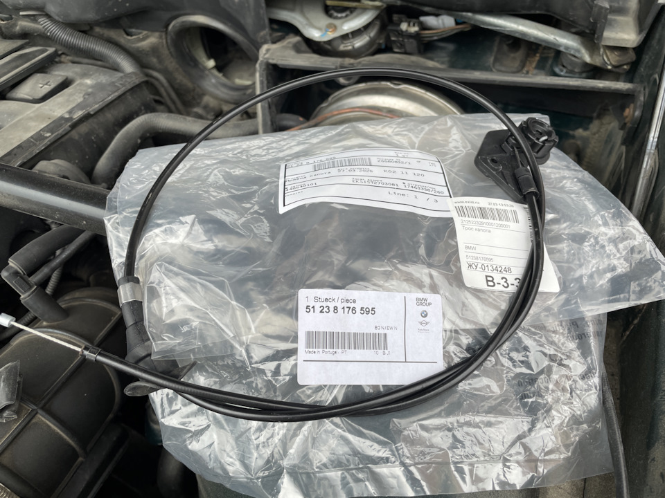 А как масло доливать будешь? Замена троса капота BMW e39. — BMW 5 ...