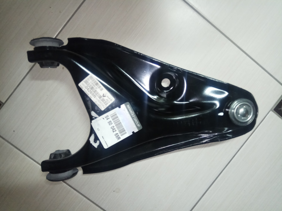 545004269R Рычаг перед подв прав в сб RENAULT | Запчасти на DRIVE2